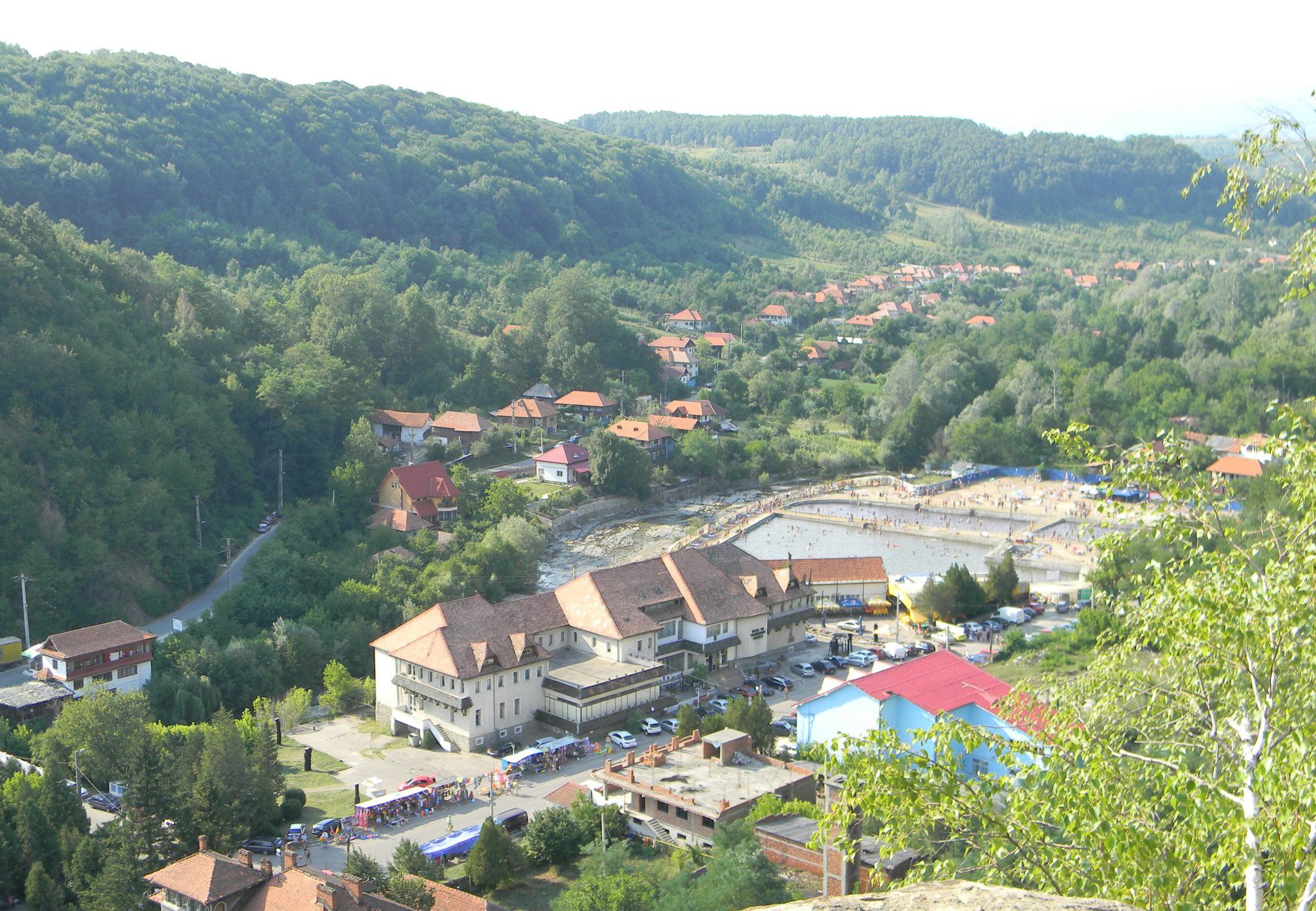 GORJ: Stațiunea Săcelu și-a deschis porțile pentru turiști - Radio Vacanța