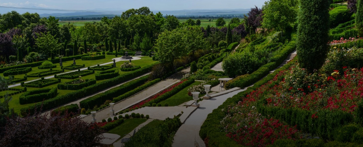HUNEDOARA: Grădinile lui Zoe, "colțul de Rai" de la Banpotoc | VIDEO ...