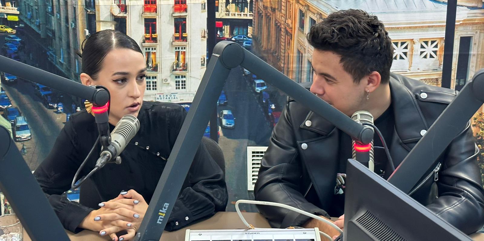 Holy Molly și Adi Istrate recomandă: Ascultă București FM și Radio ...