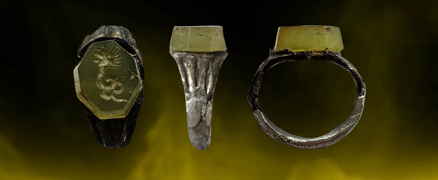 Inel de argint cu piatră gravată, expus la Muzeul de Istorie Națională ...