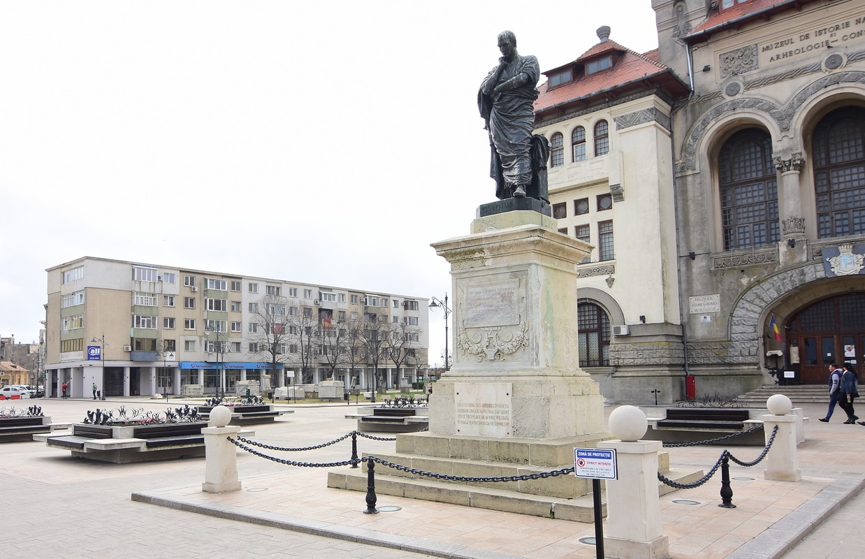 Ziua Unirii Principatelor Române, sărbătorită în Piaţa Ovidiu din ...