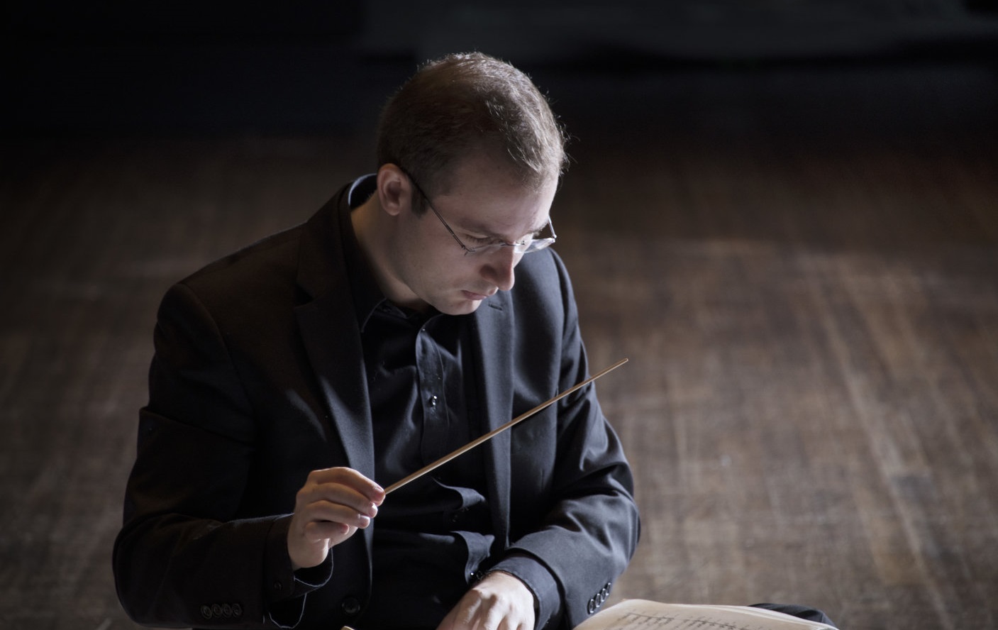 Dirijorul Radu Paponiu, la pupitrul Orchestrei Naționale Radio - Radio ...