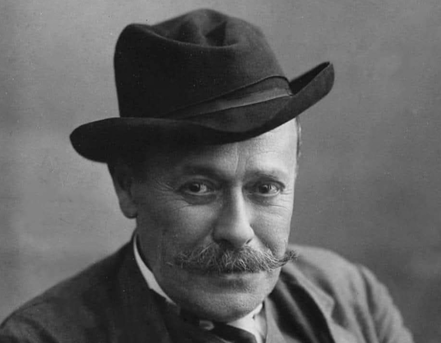 Filă de istorie • Ion Luca Caragiale, cel mai mare dramaturg român ...