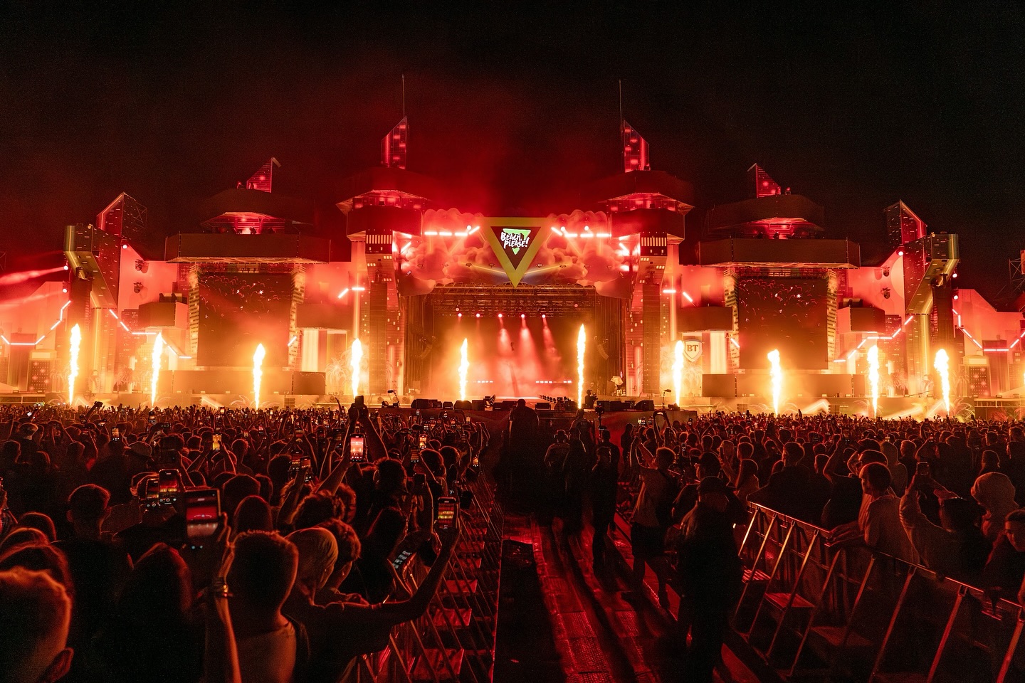 Impactul Festivalului Beach, Please!: tarife duble la cazare - Radio ...